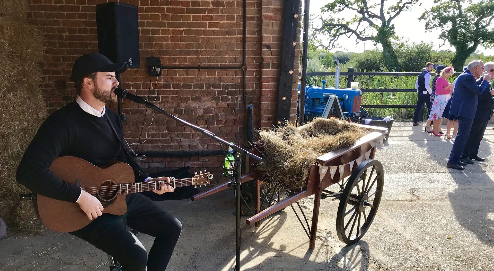 Felix Simpson | Guitarist & Singer - BOOK NOW | LG Entertainment